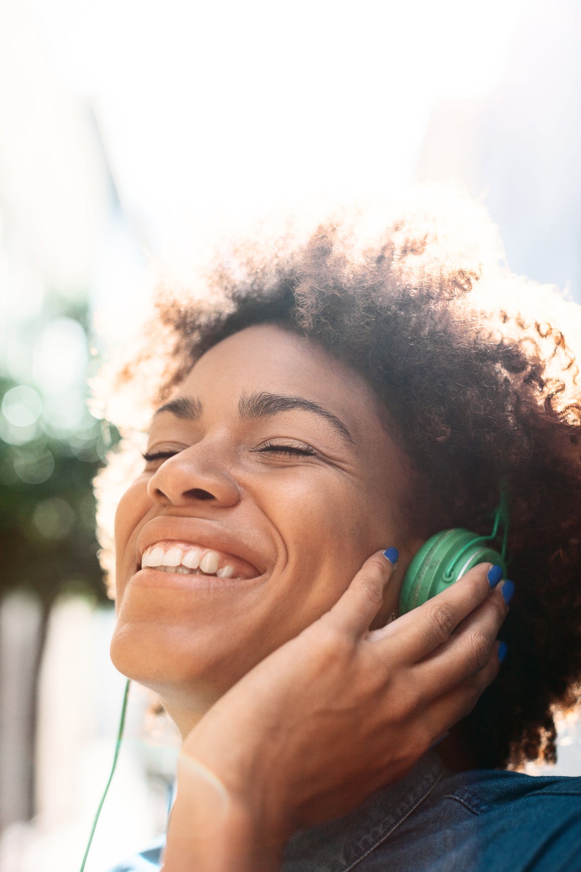 These 13 Feel-Good Podcasts Will Bring Joy to Your Day – Bed Threads