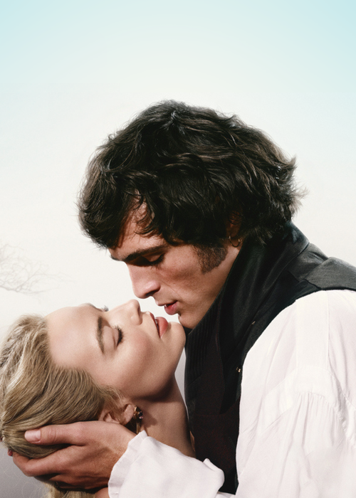 Should You Swap Your Duvet for a Quilt This Summer? – Bed Threads